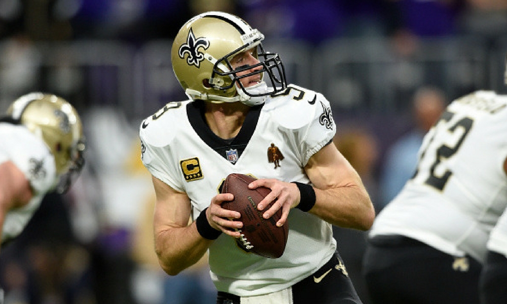 Drew Brees renueva con Saints, por 50 mdd